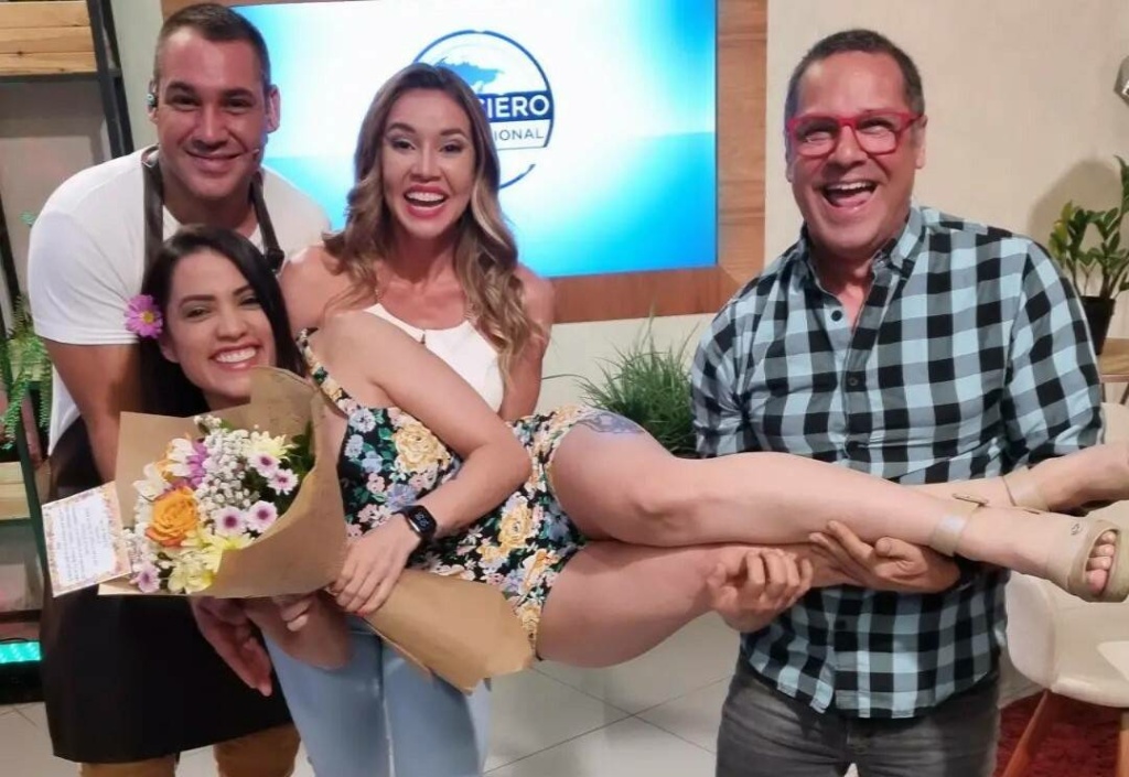 ¿Qué pasó? ¡Majo Peralta se despidió del mañanero de Unicanal!