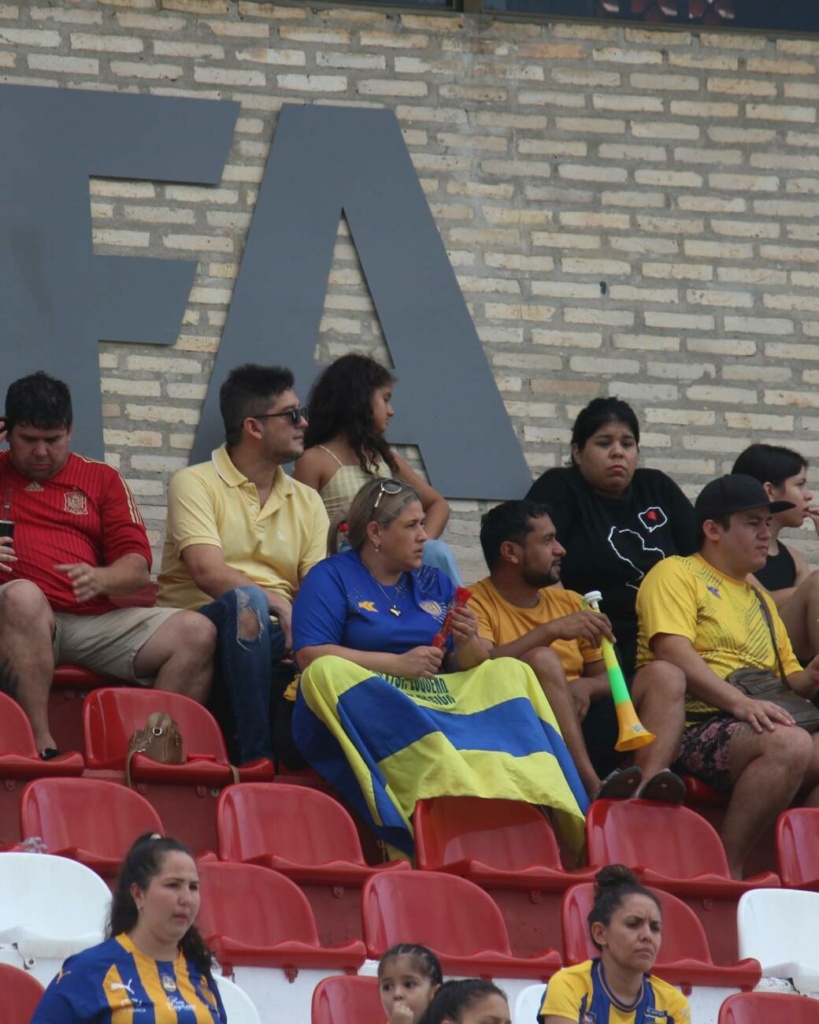 [VIDEO] Fátima Román muestra sus dotes como pelotera