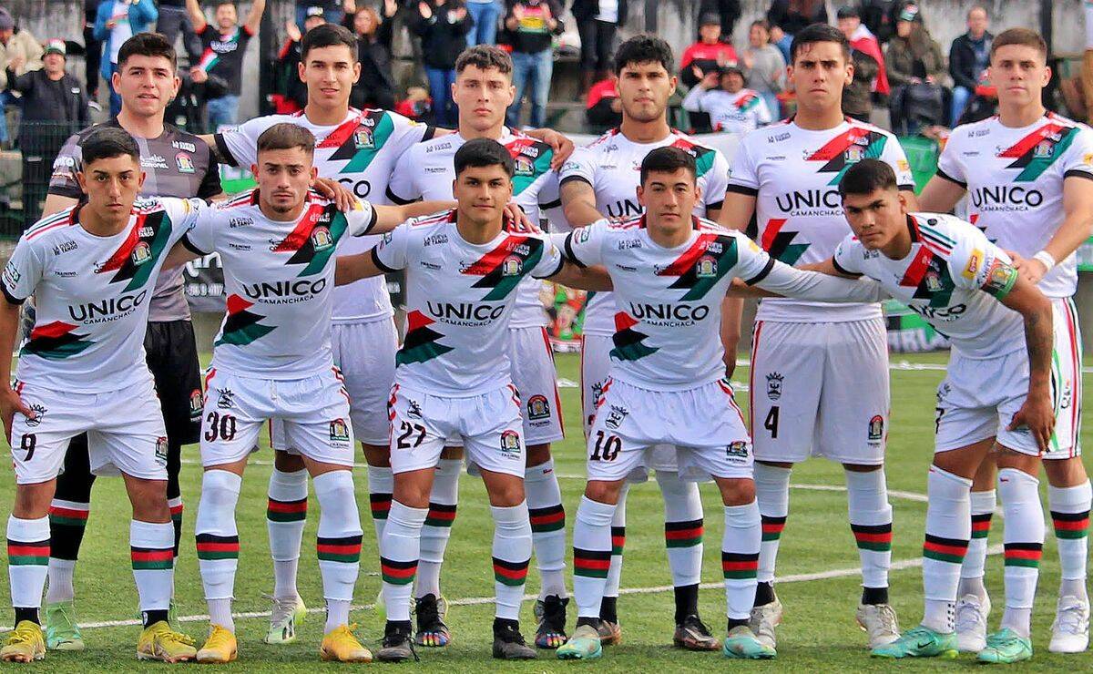 Hay un equipo de fútbol que es una maravilla: ganó 10 partidos seguidos ¡sin entrar a la cancha!